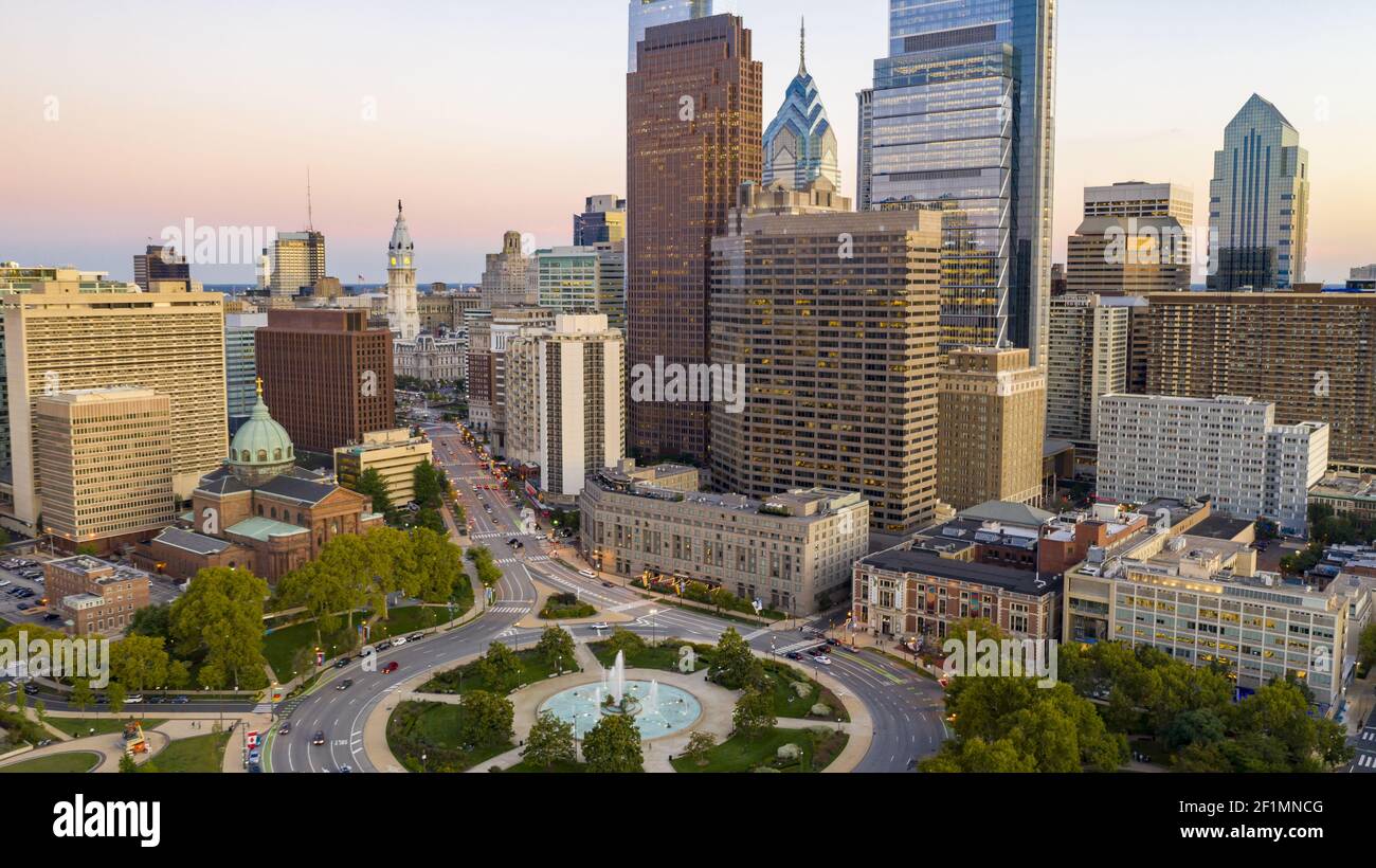 Downtown philadelphia square hi-res stock photography and images - Alamy