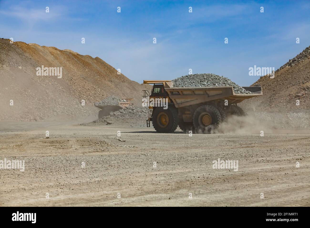 Loading dump trucks hi-res stock photography and images - Alamy