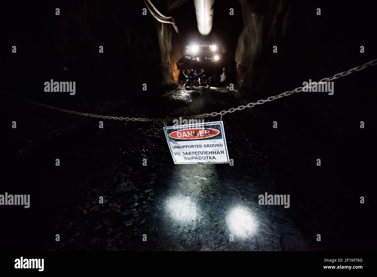 Unsupported rocks hi-res stock photography and images - Alamy