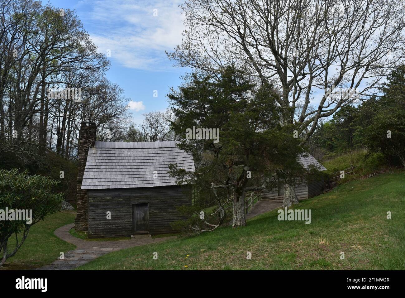 Old Brinegar Cabin a historic landmark farm Stock Photo - Alamy