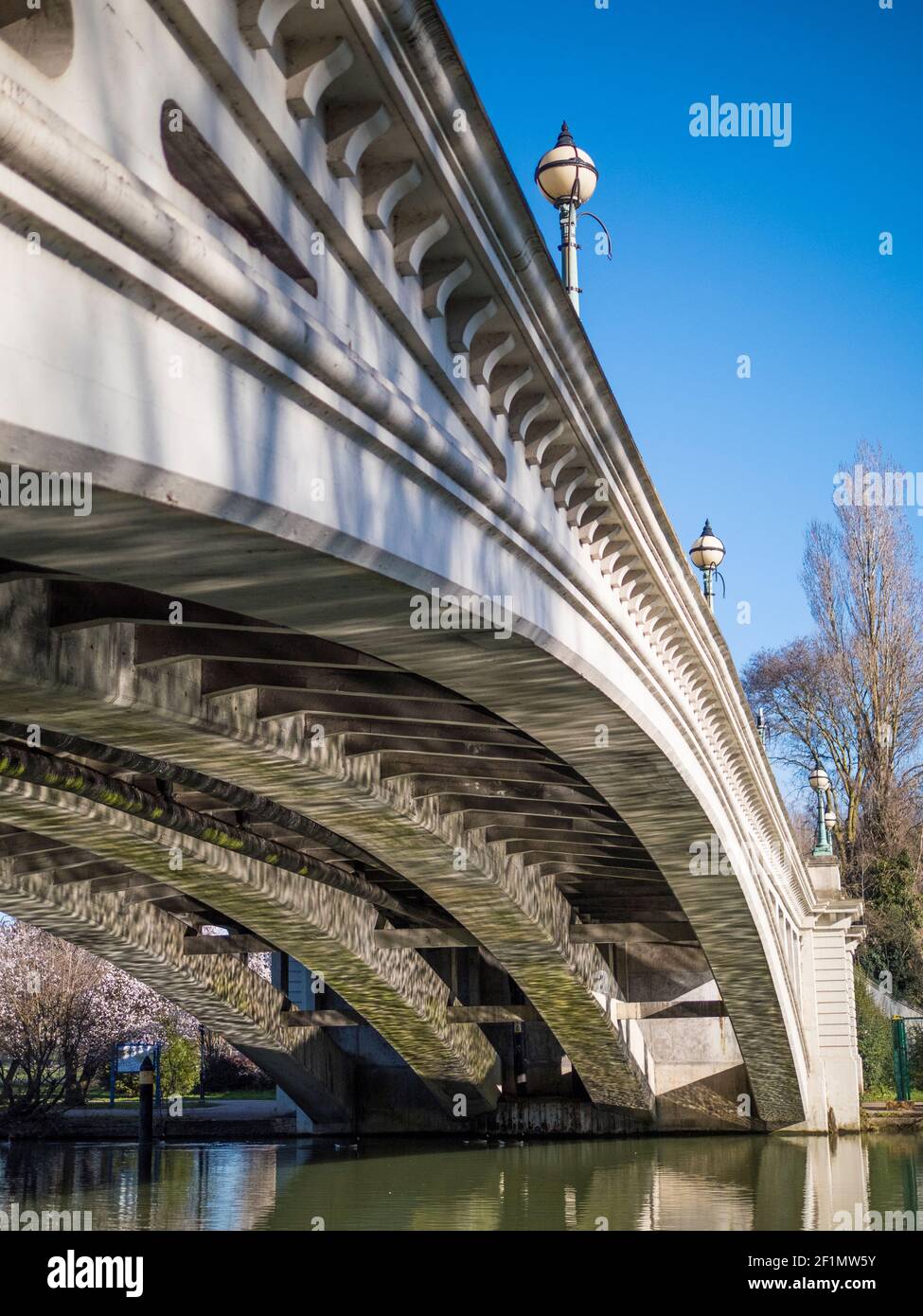Berkshire bridge hi-res stock photography and images - Alamy