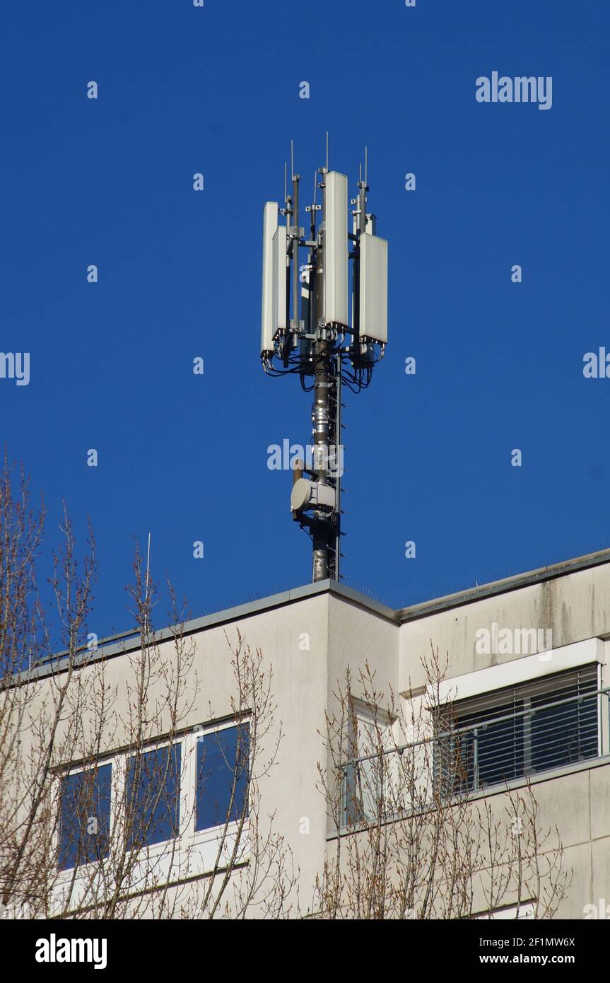 Vodafone mast hi-res stock photography and images - Alamy