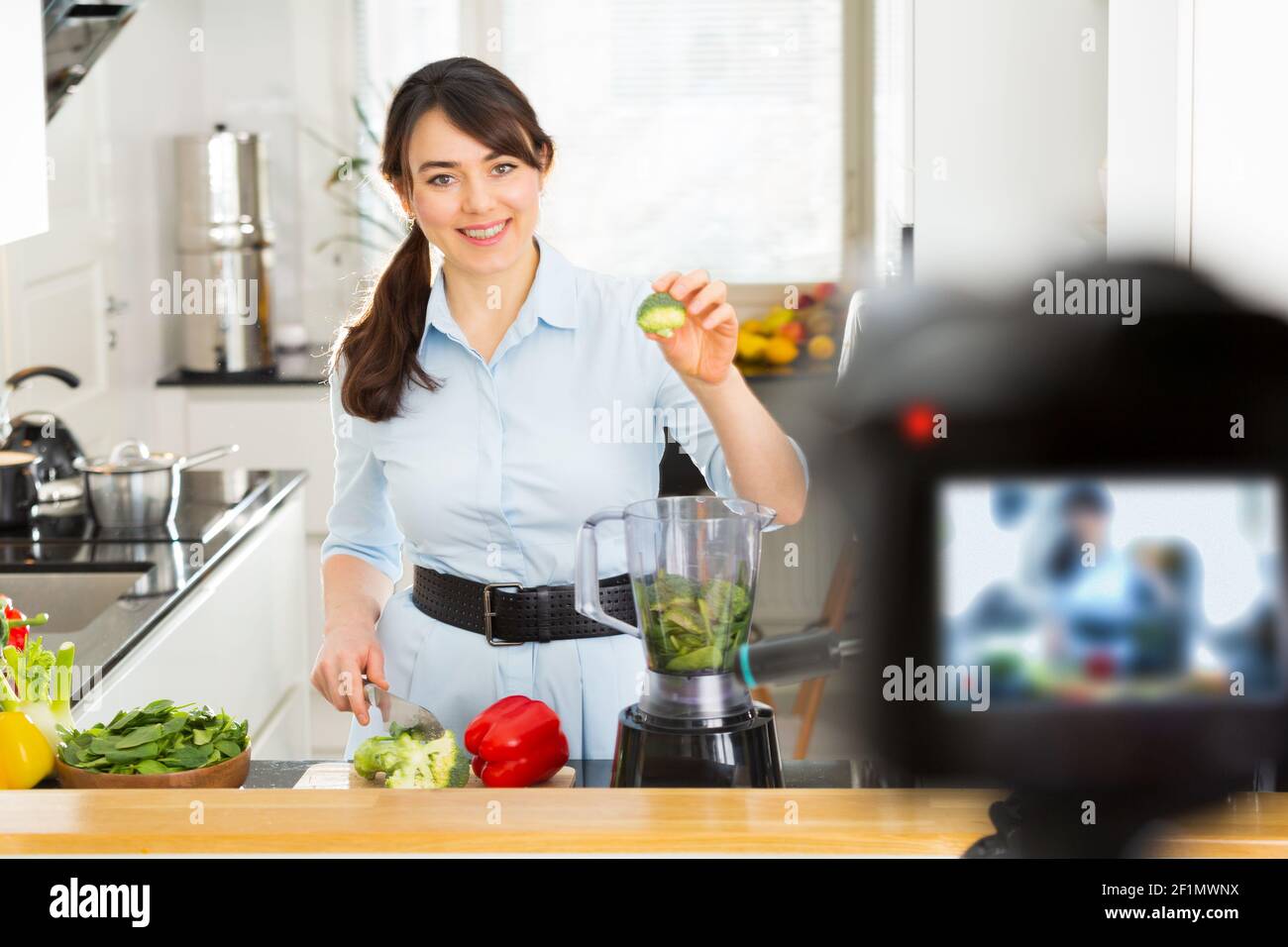 Social media food influencer hi-res stock photography and images - Alamy
