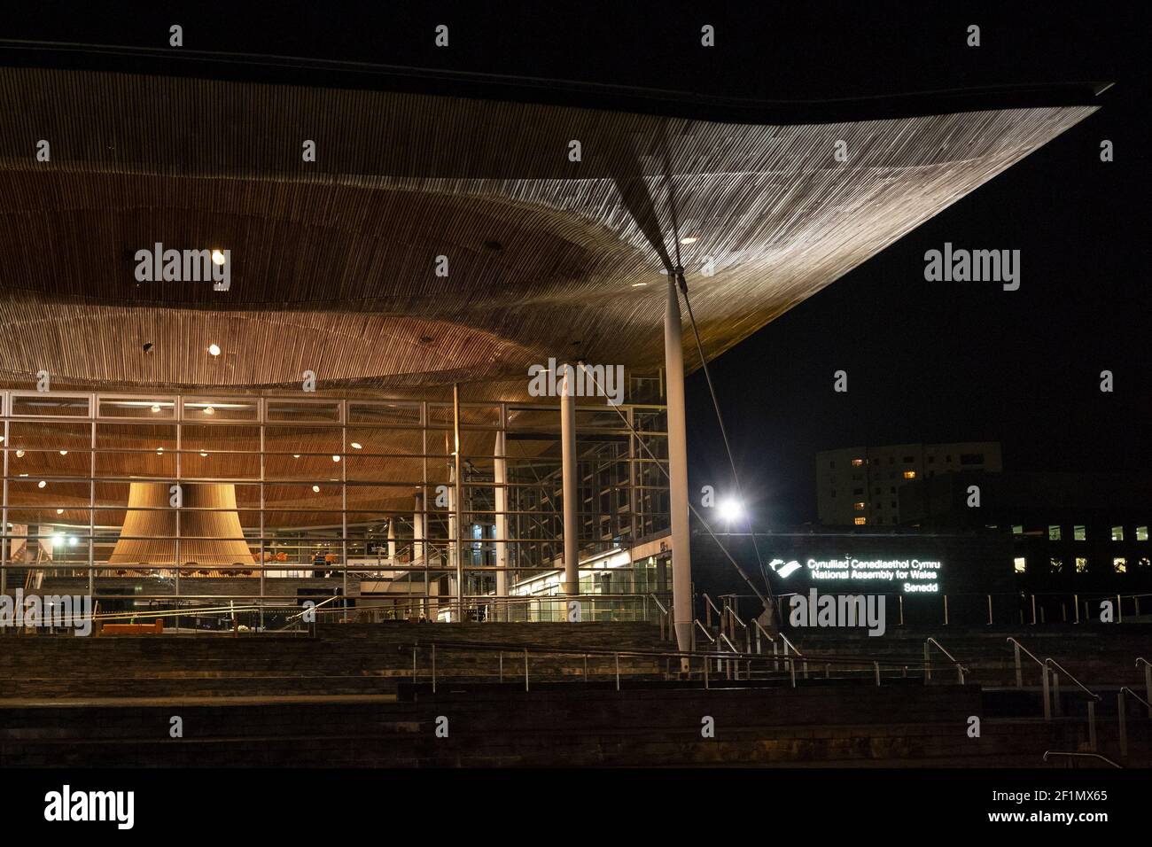 Cardiff Bay, Cardiff, Wales at night Stock Photo - Alamy