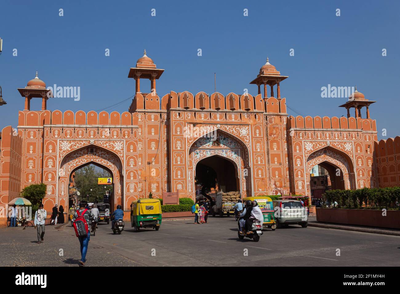 Rajasthani gate hi-res stock photography and images - Alamy