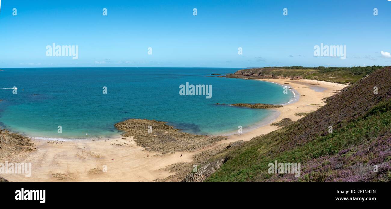 Plage naturiste hi-res stock photography and images - Alamy