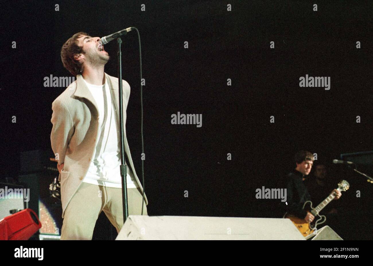 Singer with of the rock band oasis hi-res stock photography and images ...