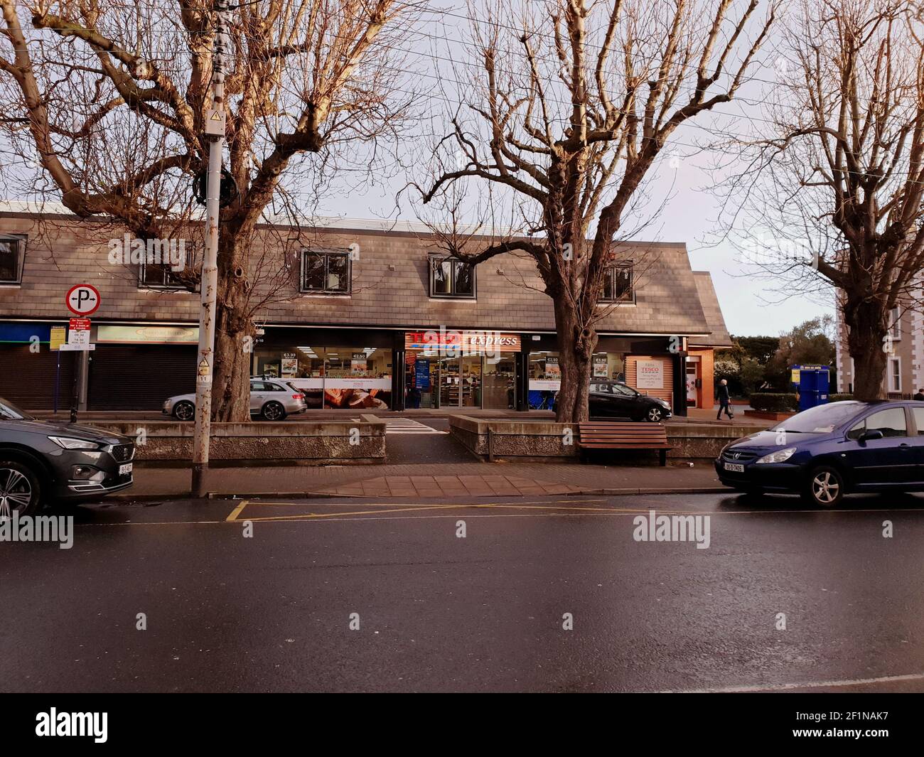 Tesco express ireland hi-res stock photography and images - Alamy
