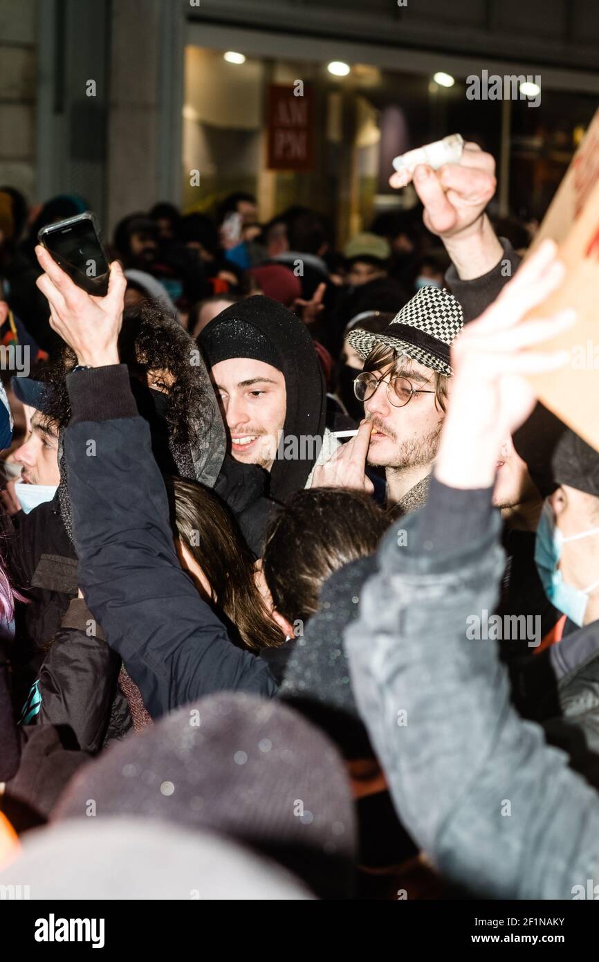 Free party techno hi-res stock photography and images - Alamy