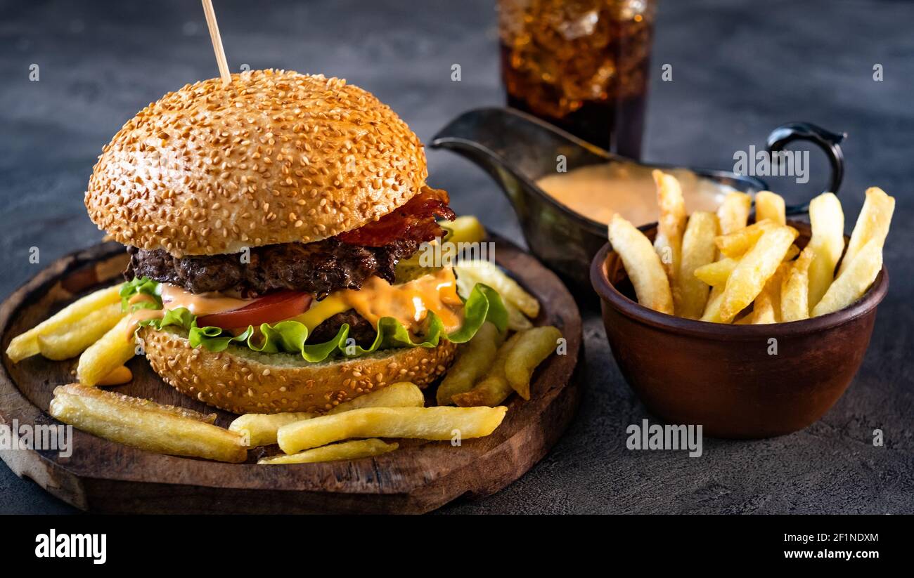 Fast food boat hi-res stock photography and images - Alamy