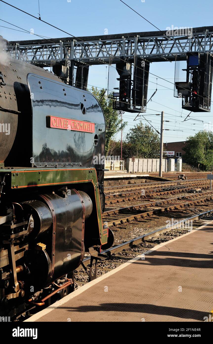 BR Standard Class Pacific No 70013 Oliver Cromwell at Carlisle Citadel ...