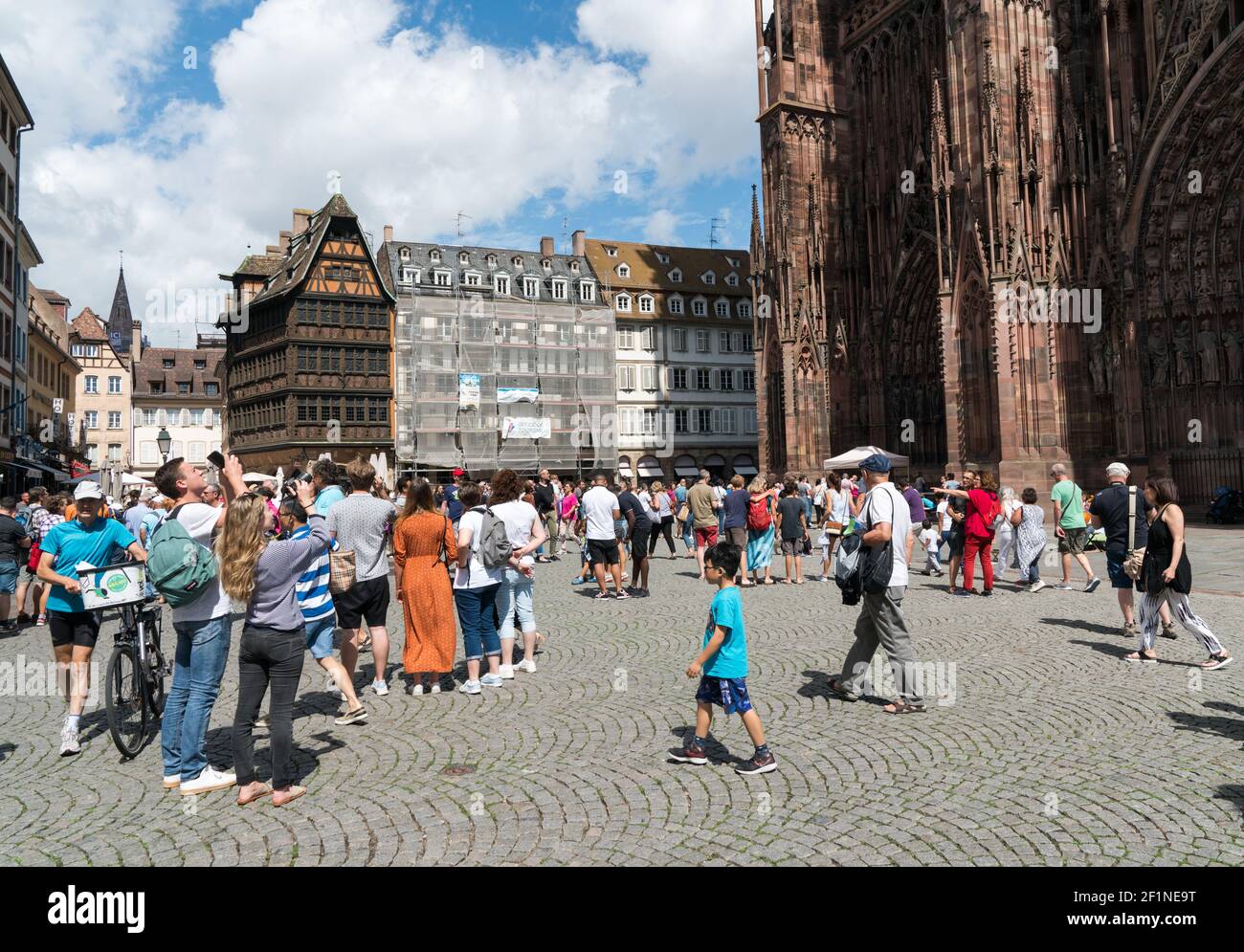 Cathedrale Notre Dame De Strasbourg High Resolution Stock Photography ...