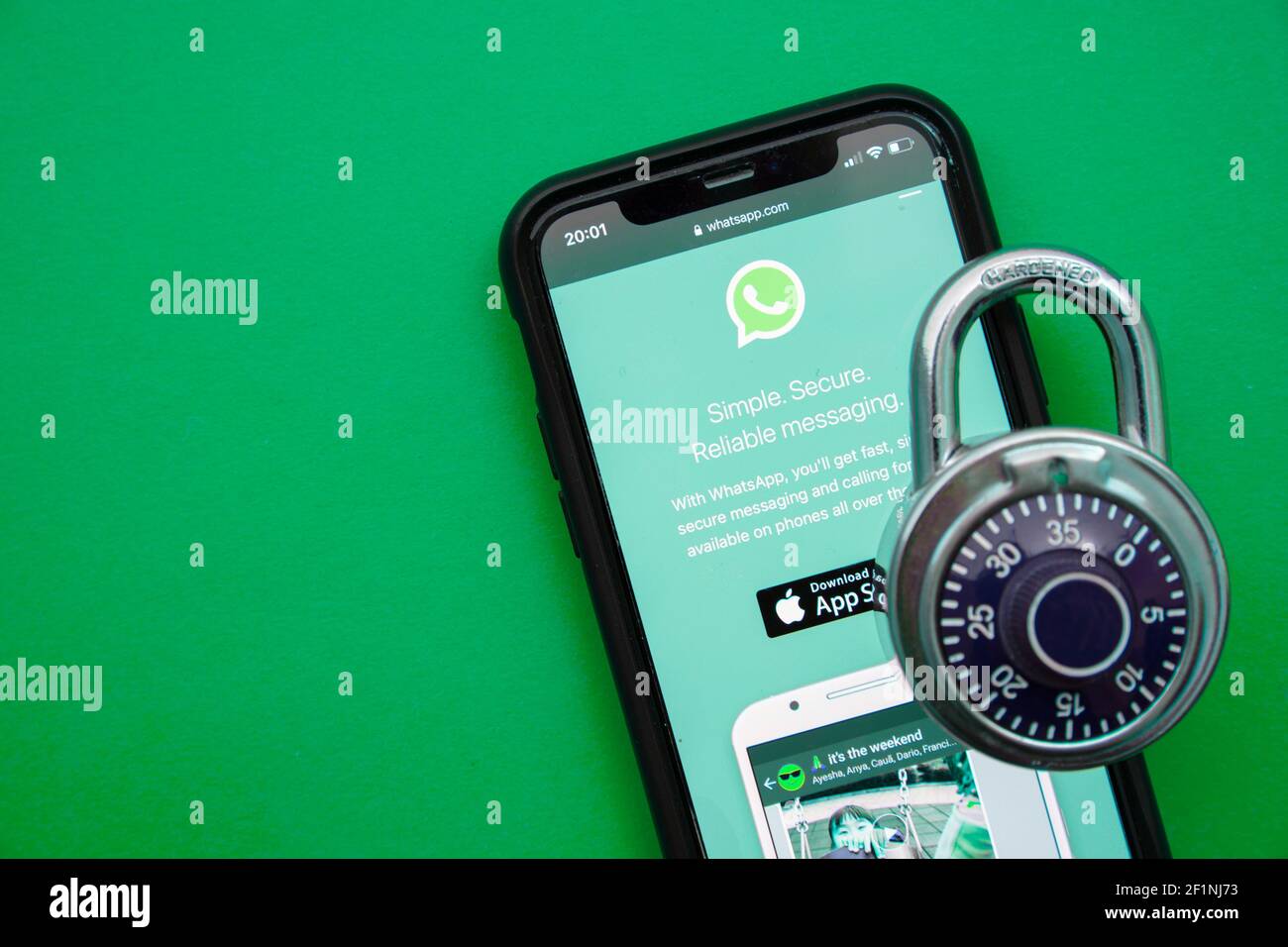 Whatsapp logo symbol hi-res stock photography and images - Alamy