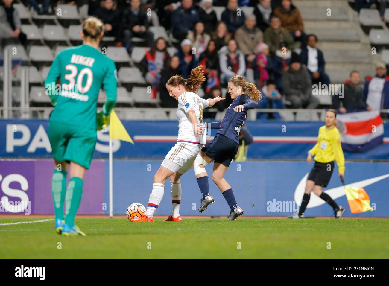 Eugenie LE SOMMER (Olympique Lyonnais), Boulleau Laure (PSG women ...