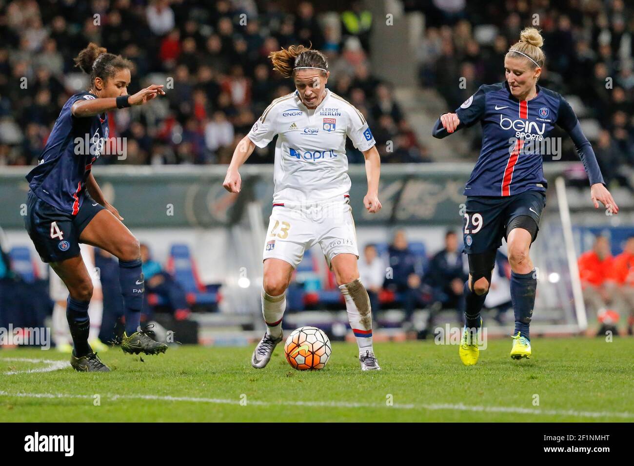 Camille ABILY (Olympique Lyonnais), Georges Laura (PSG women), Mittag ...