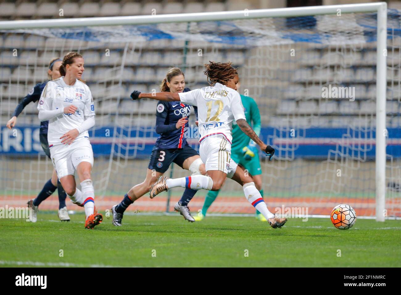 Elodie THOMIS (Olympique Lyonnais), Boulleau Laure (PSG women), Lotta ...