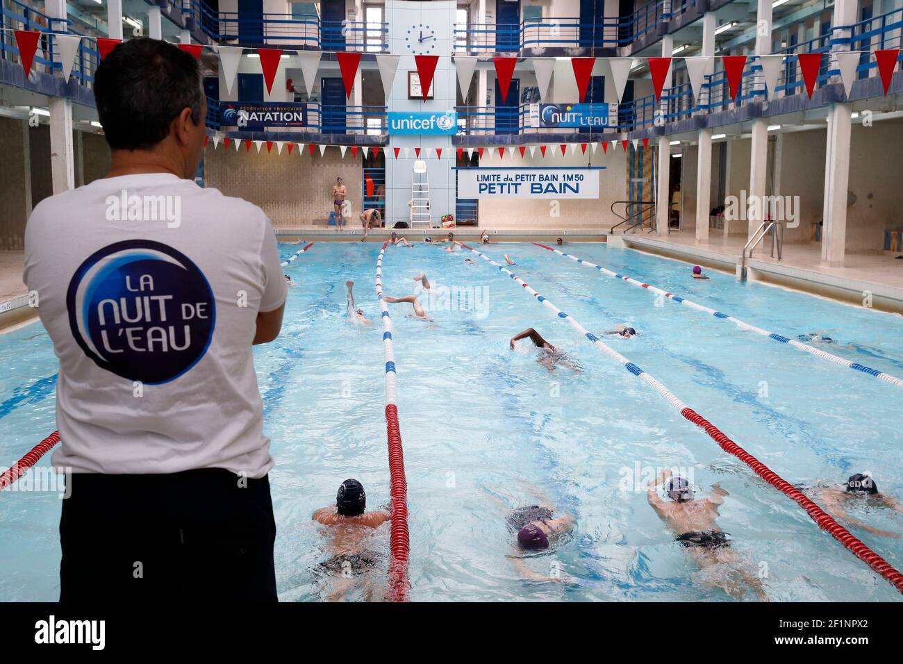 Public swimming pool in france hi-res stock photography and images - Alamy