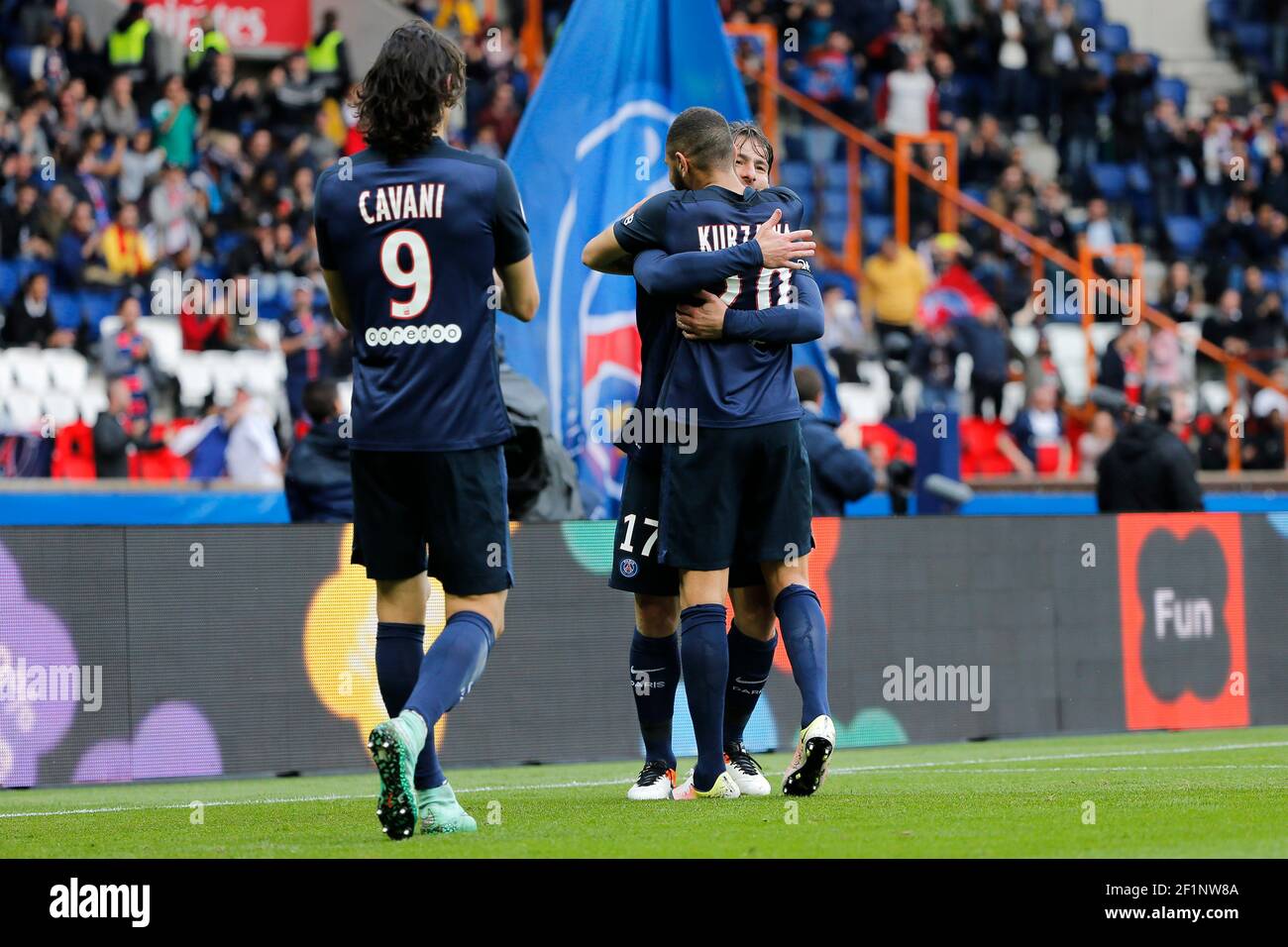 Maxwell Scherrer Cabelino Andrade (psg) kicked the ball and scored it ...