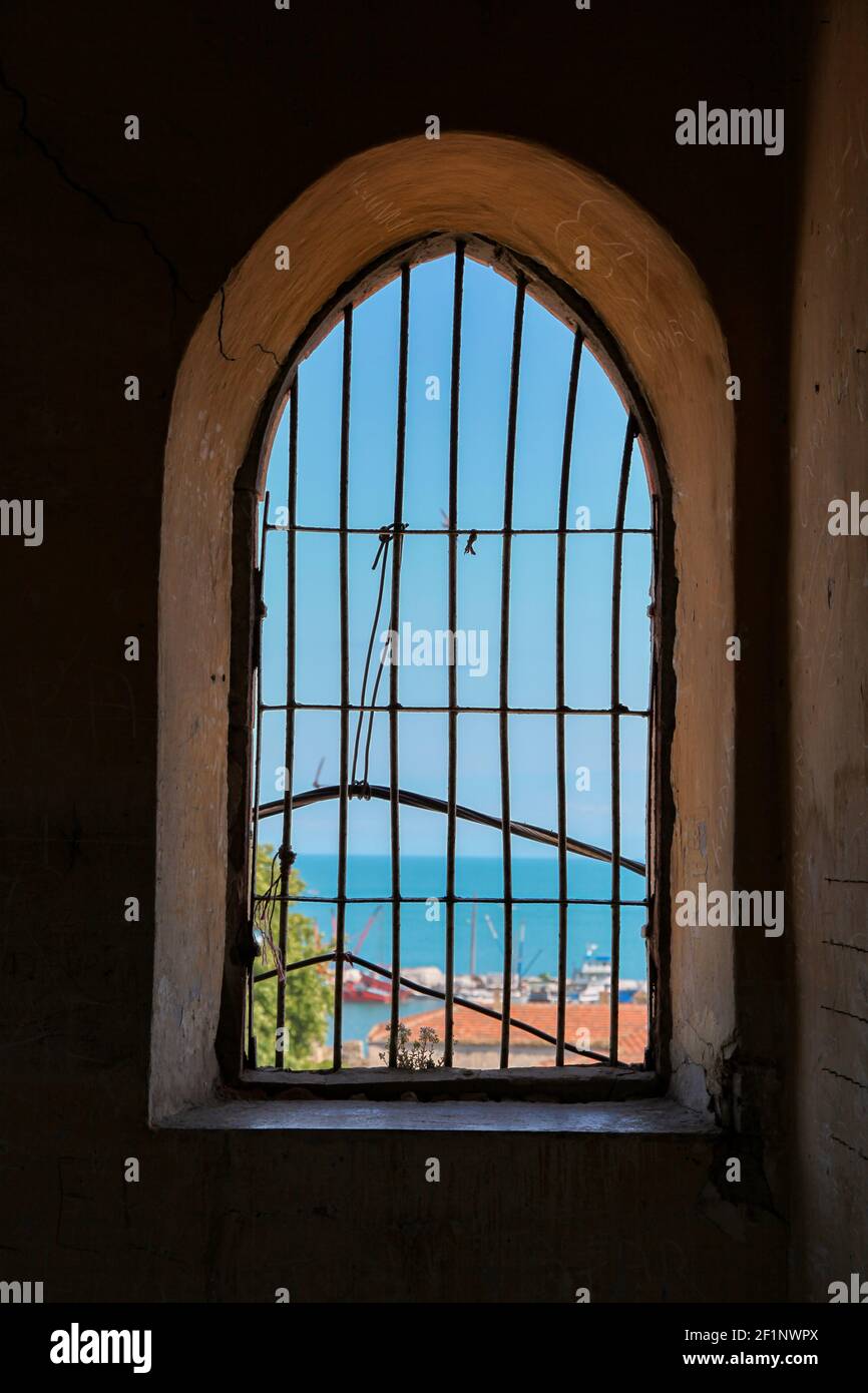 Light prison window exterior hi-res stock photography and images - Alamy