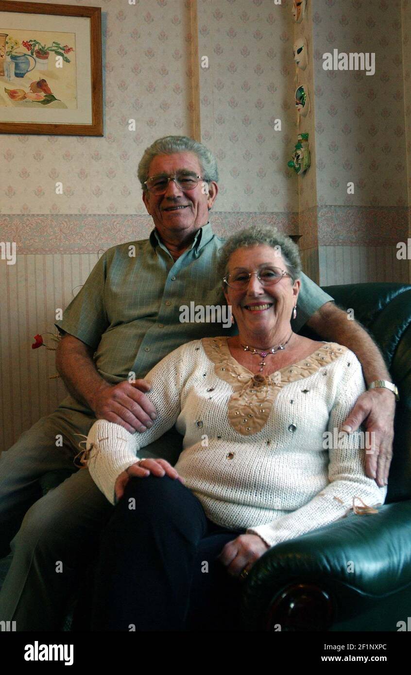 CHARLIE AND SHIRLEY HARTFIELD.11/11/05 TOM PILSTON Stock Photo - Alamy