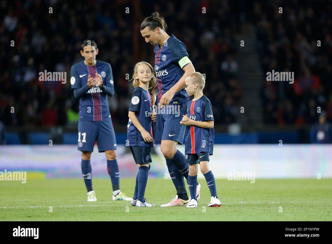 Children sg hi-res stock photography and images - Alamy