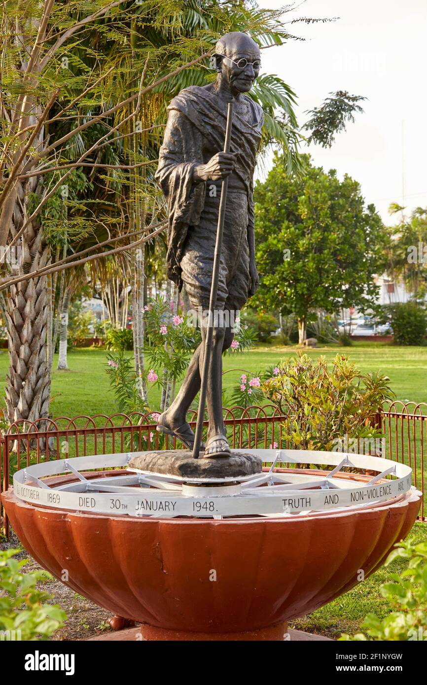 Mahatma gandhi monument hi-res stock photography and images - Alamy