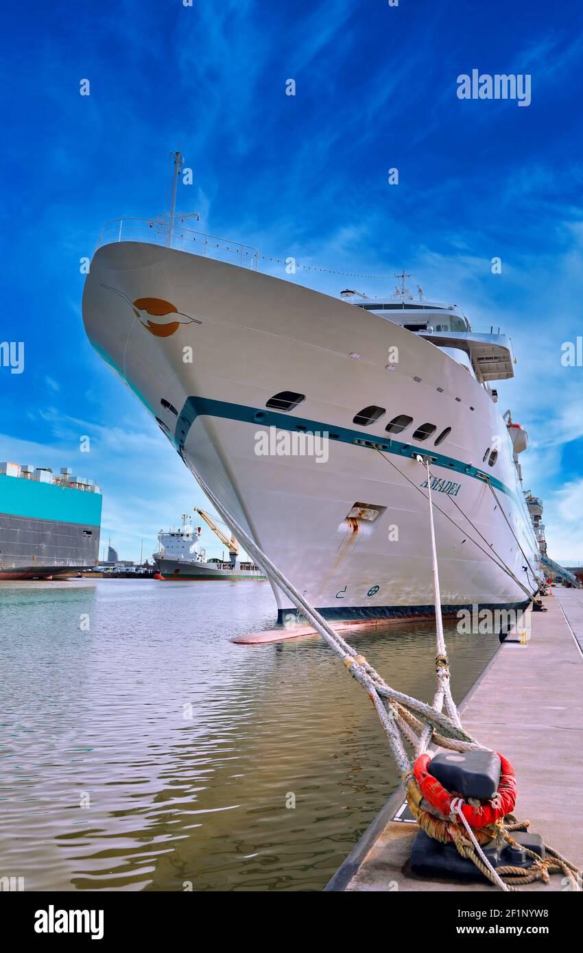 Kreuzfahrtschiff amadea hi-res stock photography and images - Alamy