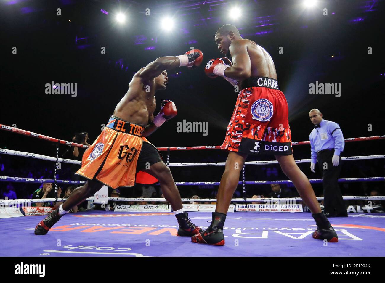 Youri Kalenga (FRA) and Yunier Dorticos (CUB) during the Boxing WBA ...