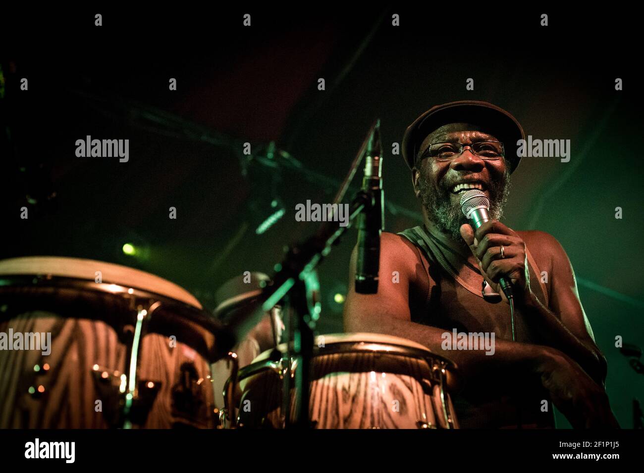 Cabaret musical 1987 hi-res stock photography and images - Alamy