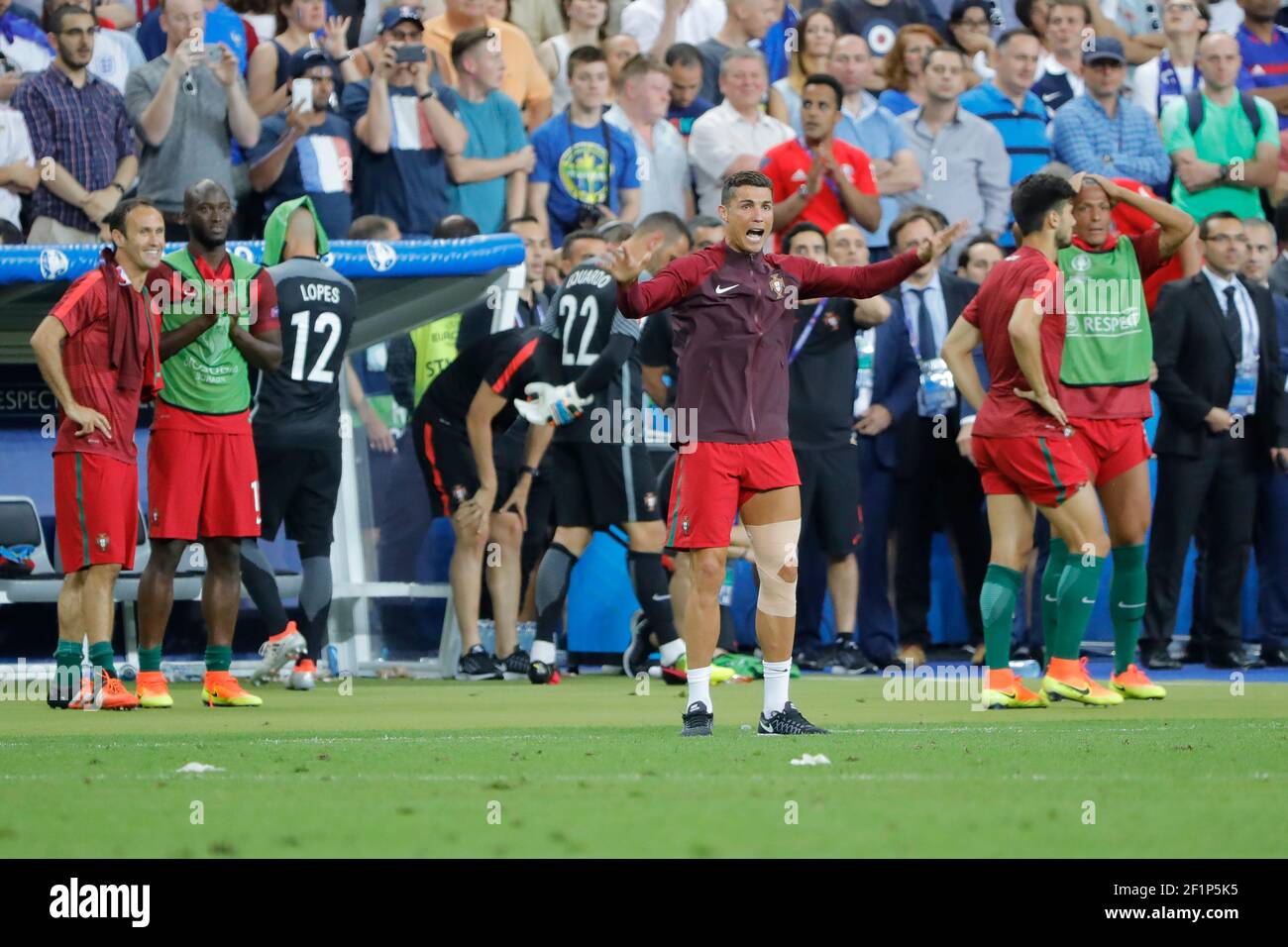 Cristiano ronaldo 2016 euro hi-res stock photography and images - Alamy