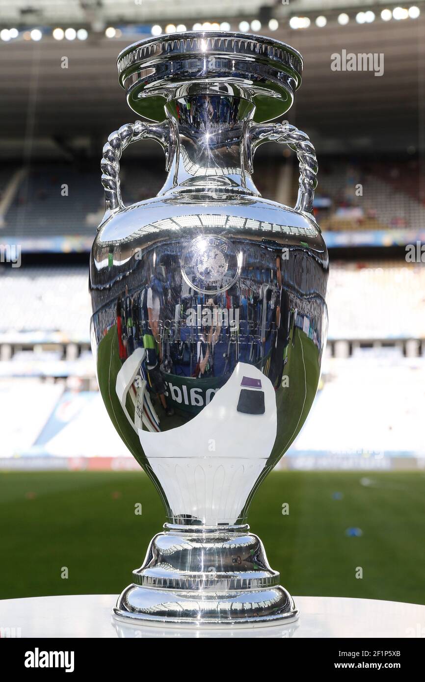 Real trophy hi-res stock photography and images - Alamy