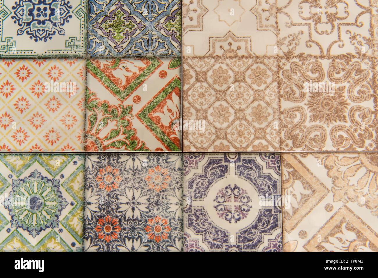 Orient tiles hi-res stock photography and images - Alamy