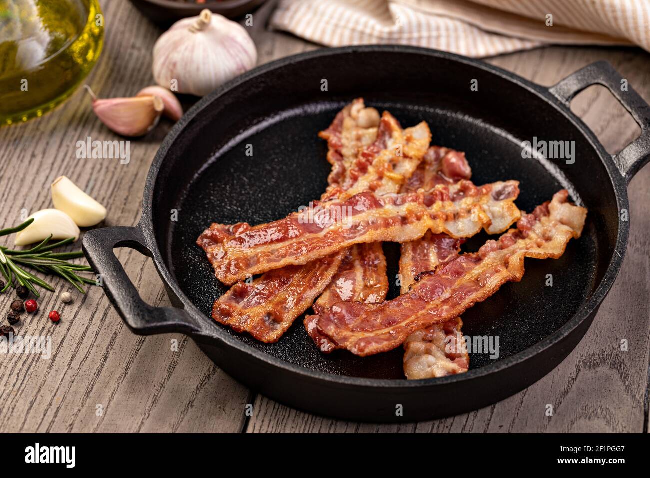 Crispy sliced bacon hi-res stock photography and images - Alamy