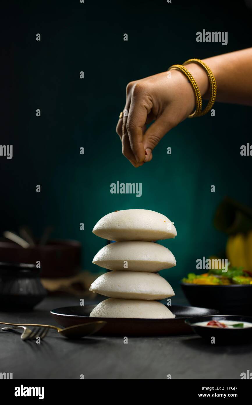 Woman idli india hi-res stock photography and images - Alamy