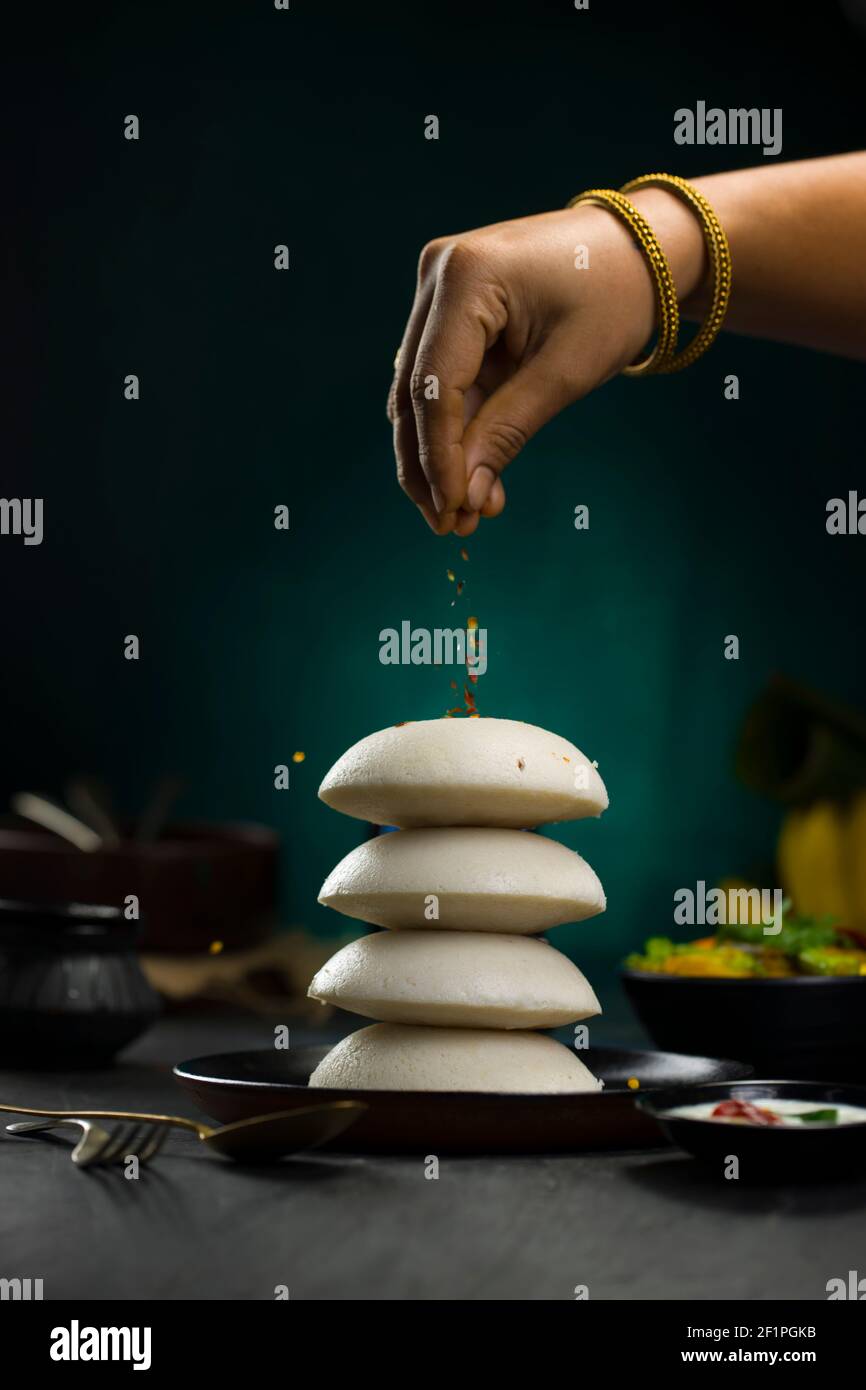 Woman idli india hi-res stock photography and images - Alamy