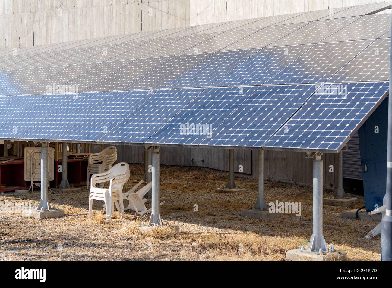 Solar panels roof warehouse hi-res stock photography and images - Alamy