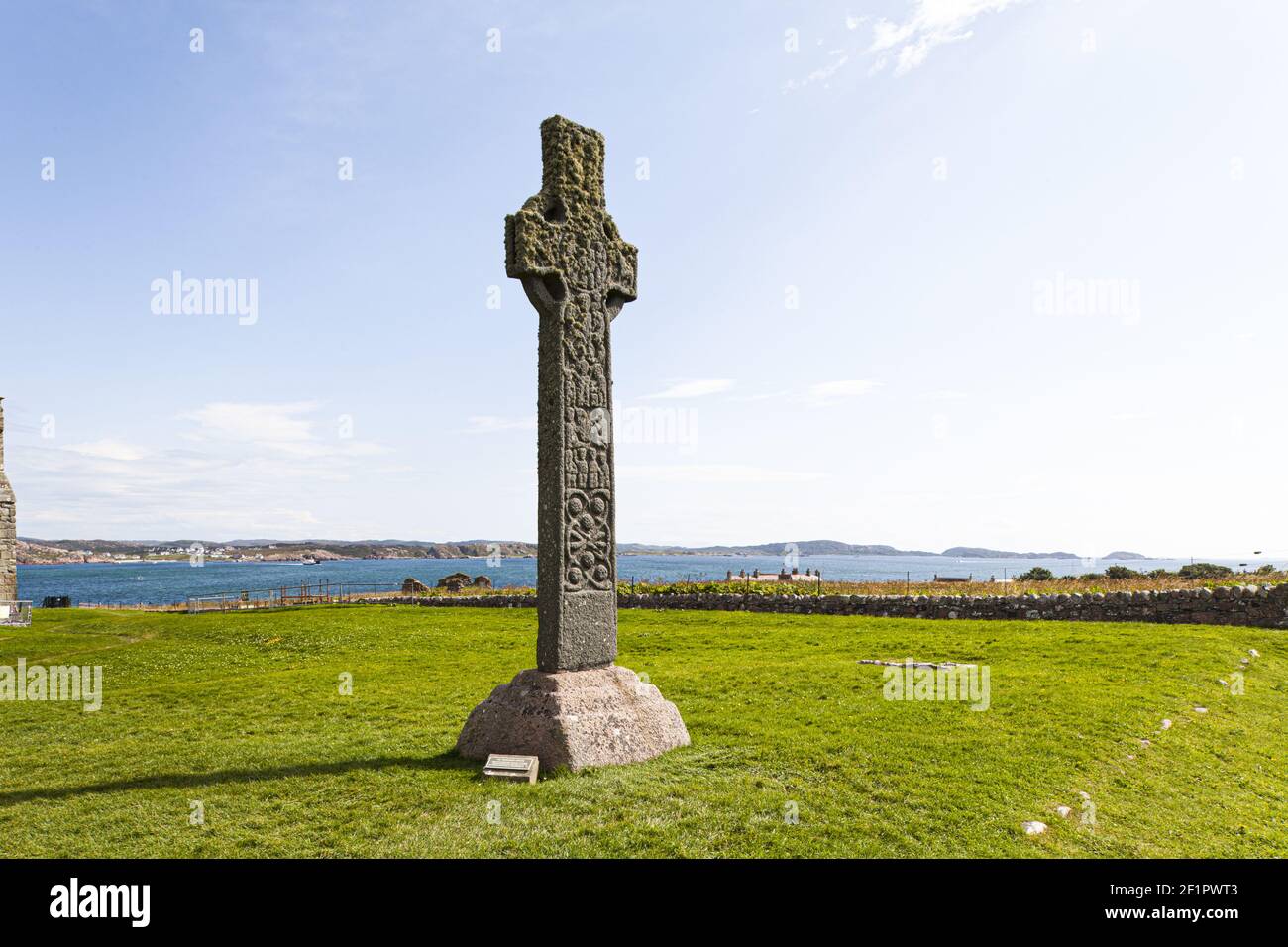Iona celtic cross hi-res stock photography and images - Alamy