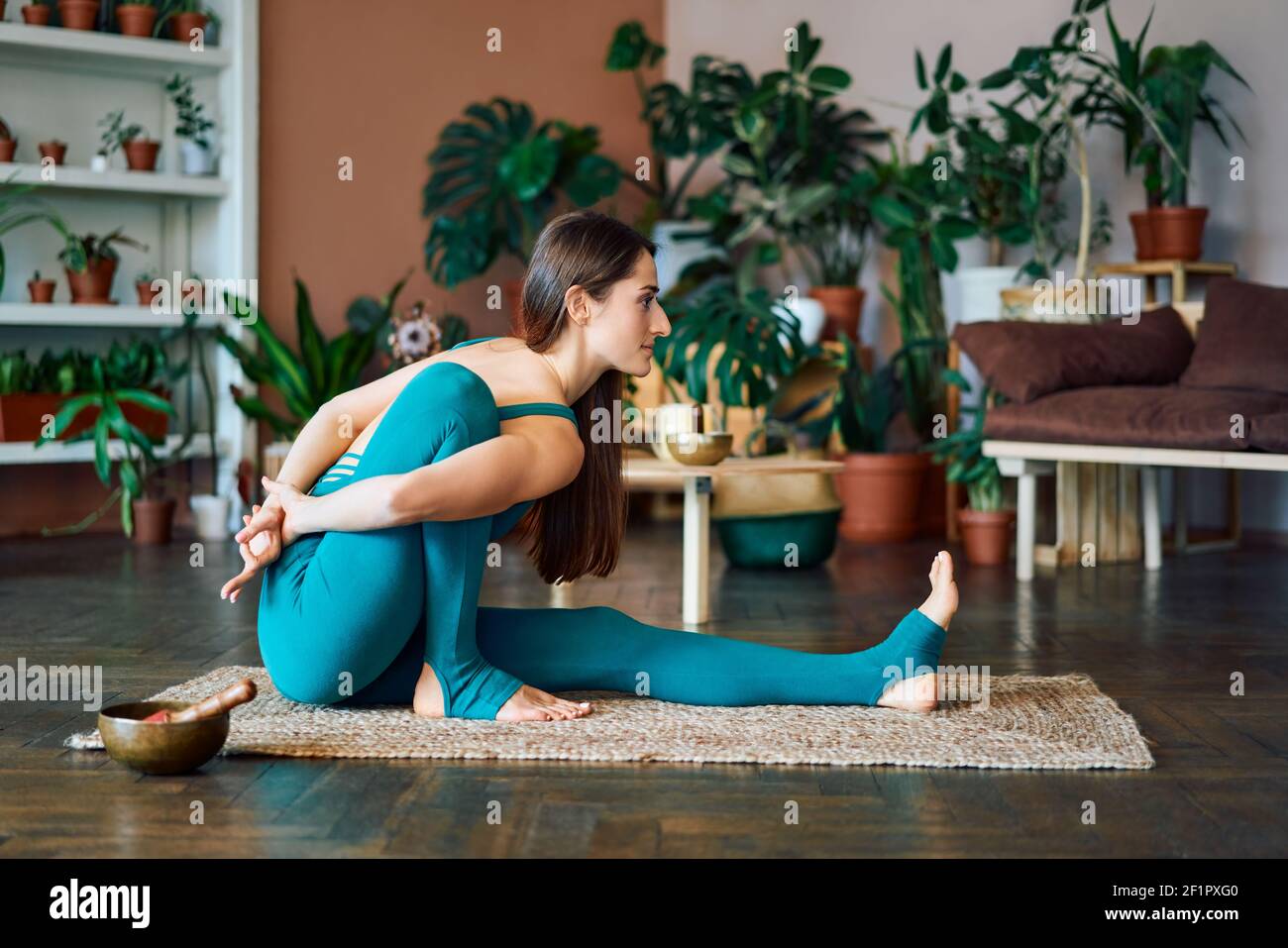 Yoga posture hands behind back hi-res stock photography and images - Alamy