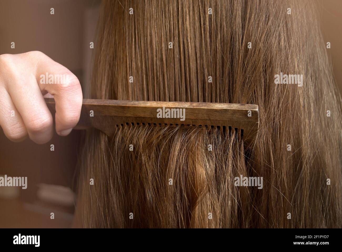 Women with long straight hair hi-res stock photography and images - Alamy