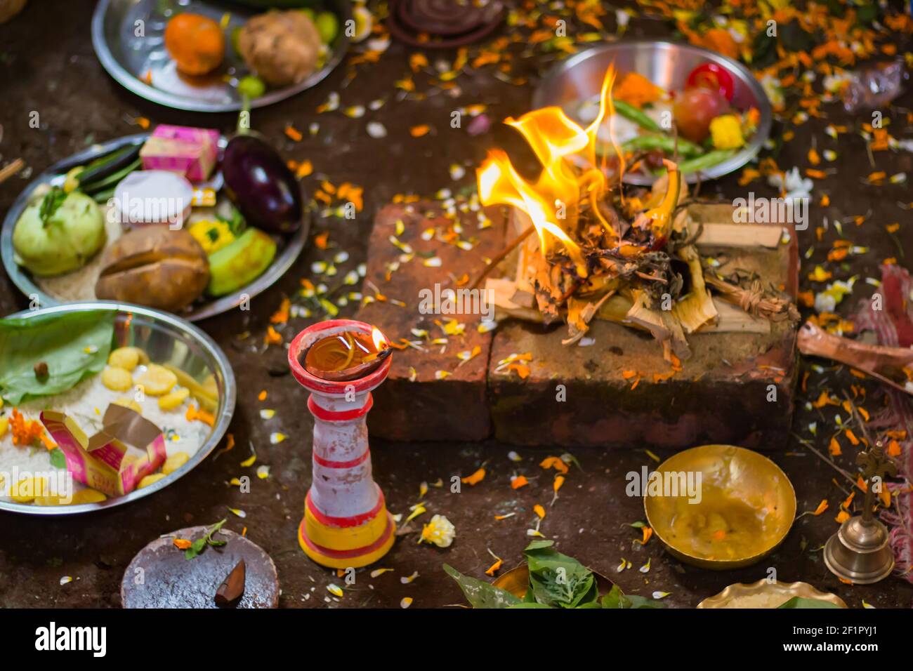 Hindu Wedding Fire High Resolution Stock Photography and Images - Alamy