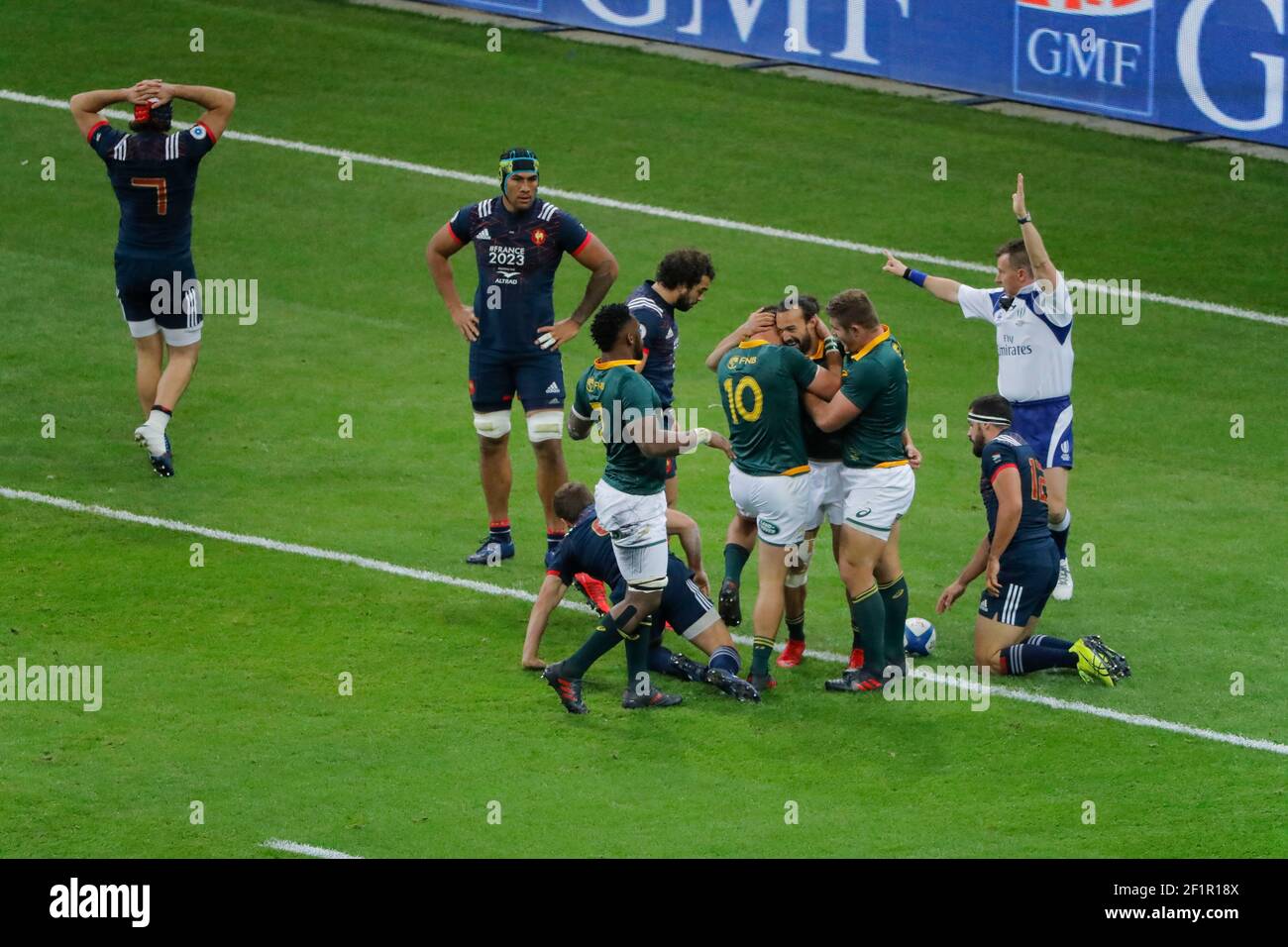 DILLYN LEYDS (REPUBLIC OF SOUTH AFRICA - SPRINGBOK) scored a try and ...