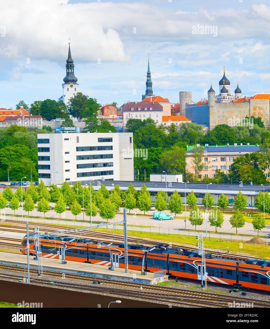 Tallin station hi-res stock photography and images - Alamy