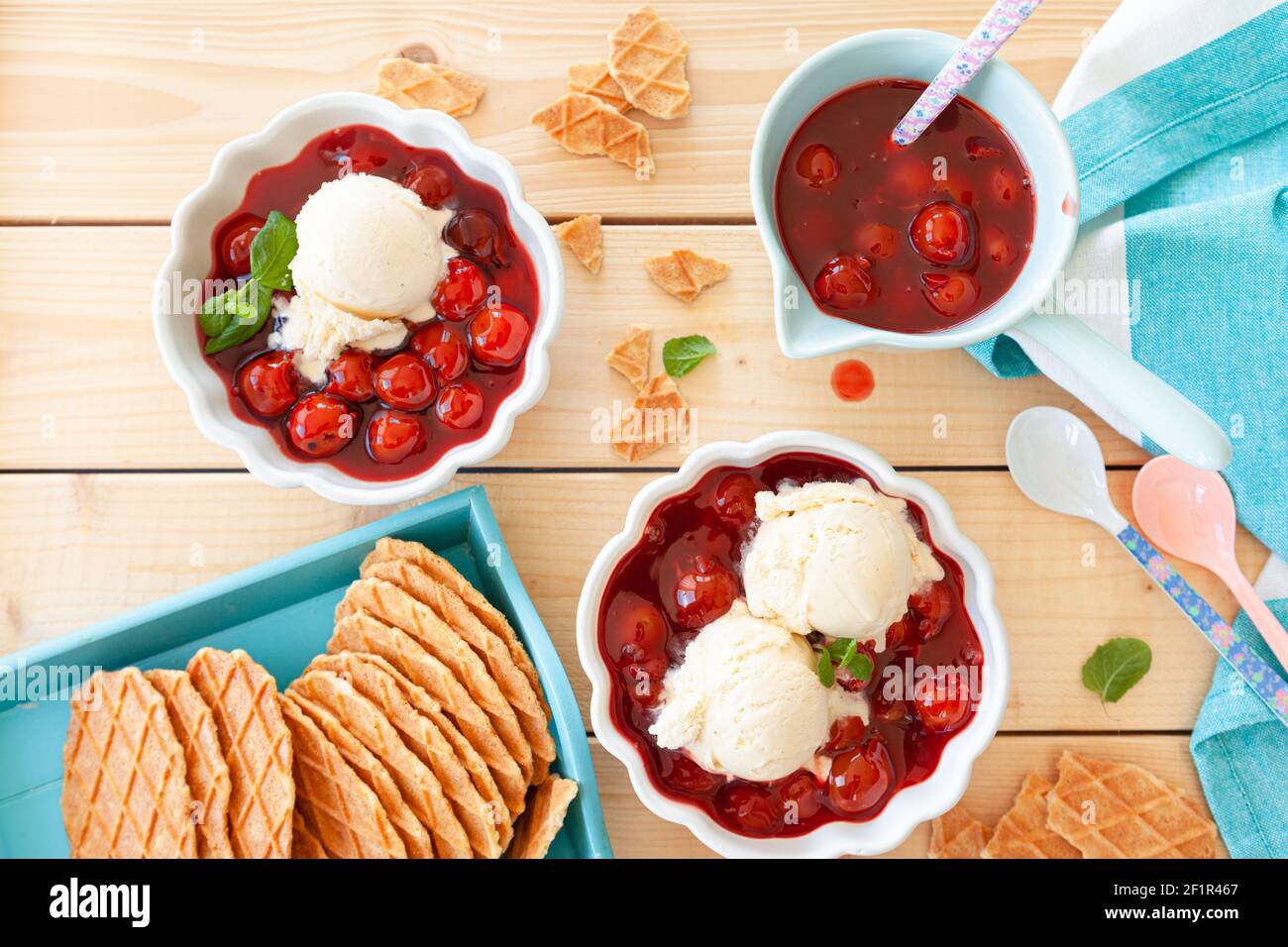 Vanilla ice cream with cherries Stock Photo - Alamy