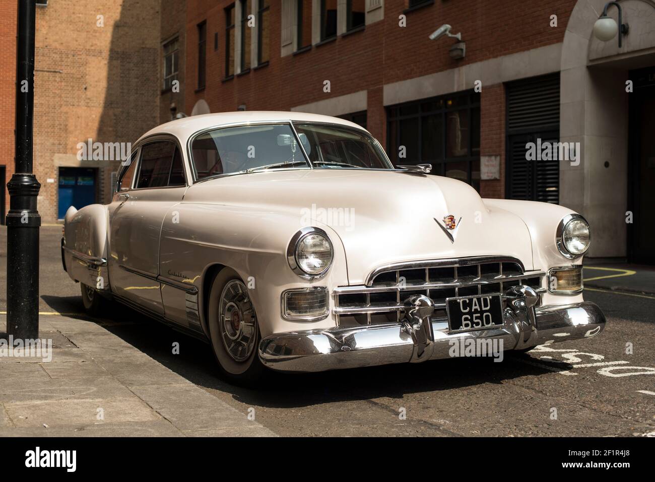 1950s car with fins hi-res stock photography and images - Alamy