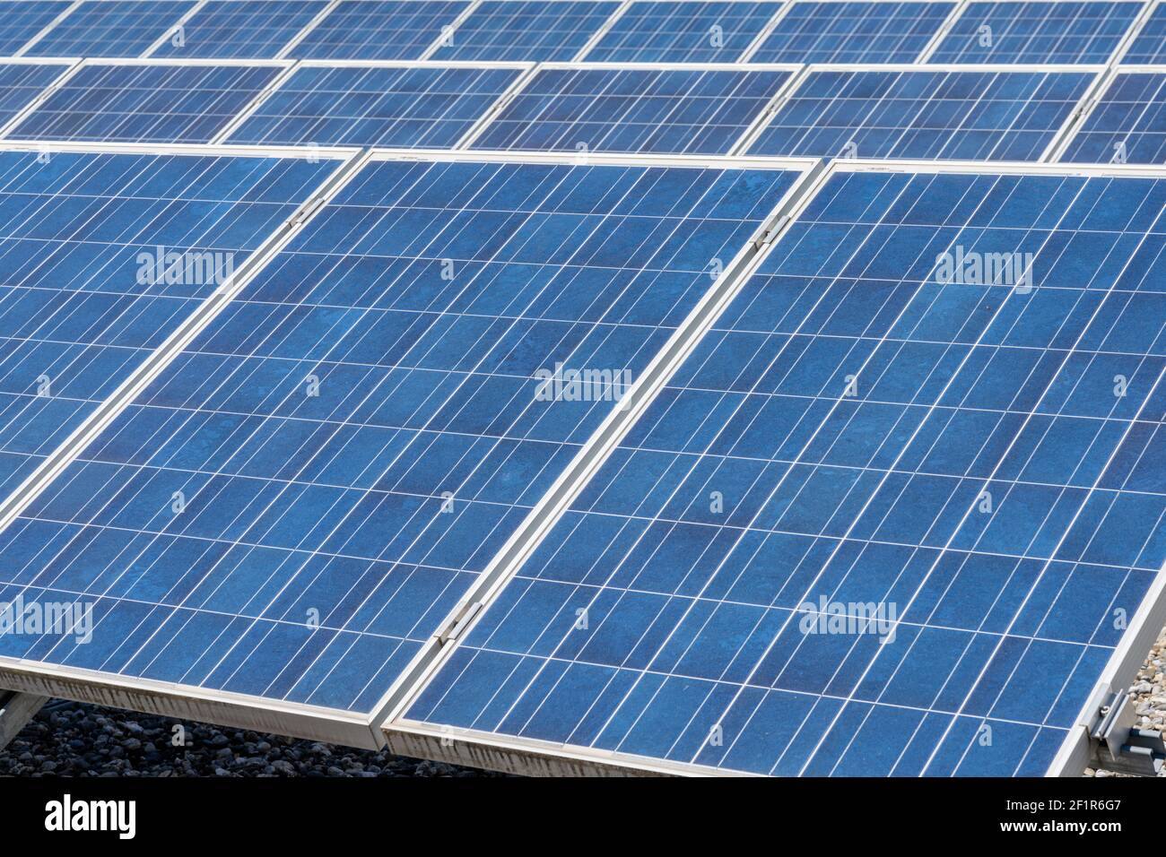 Flat rooftop hi-res stock photography and images - Alamy