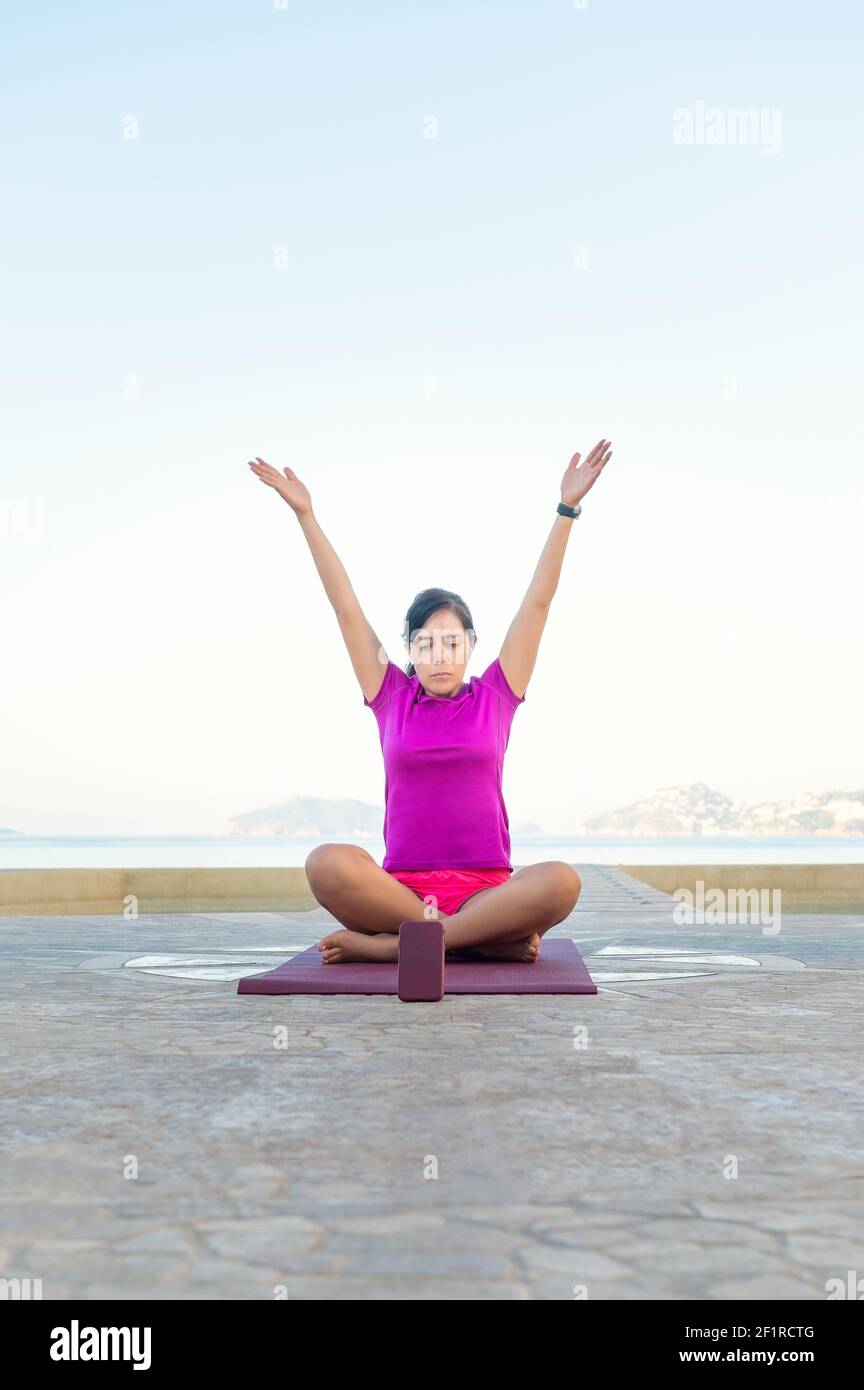 Woman fitness class pool hi-res stock photography and images - Alamy