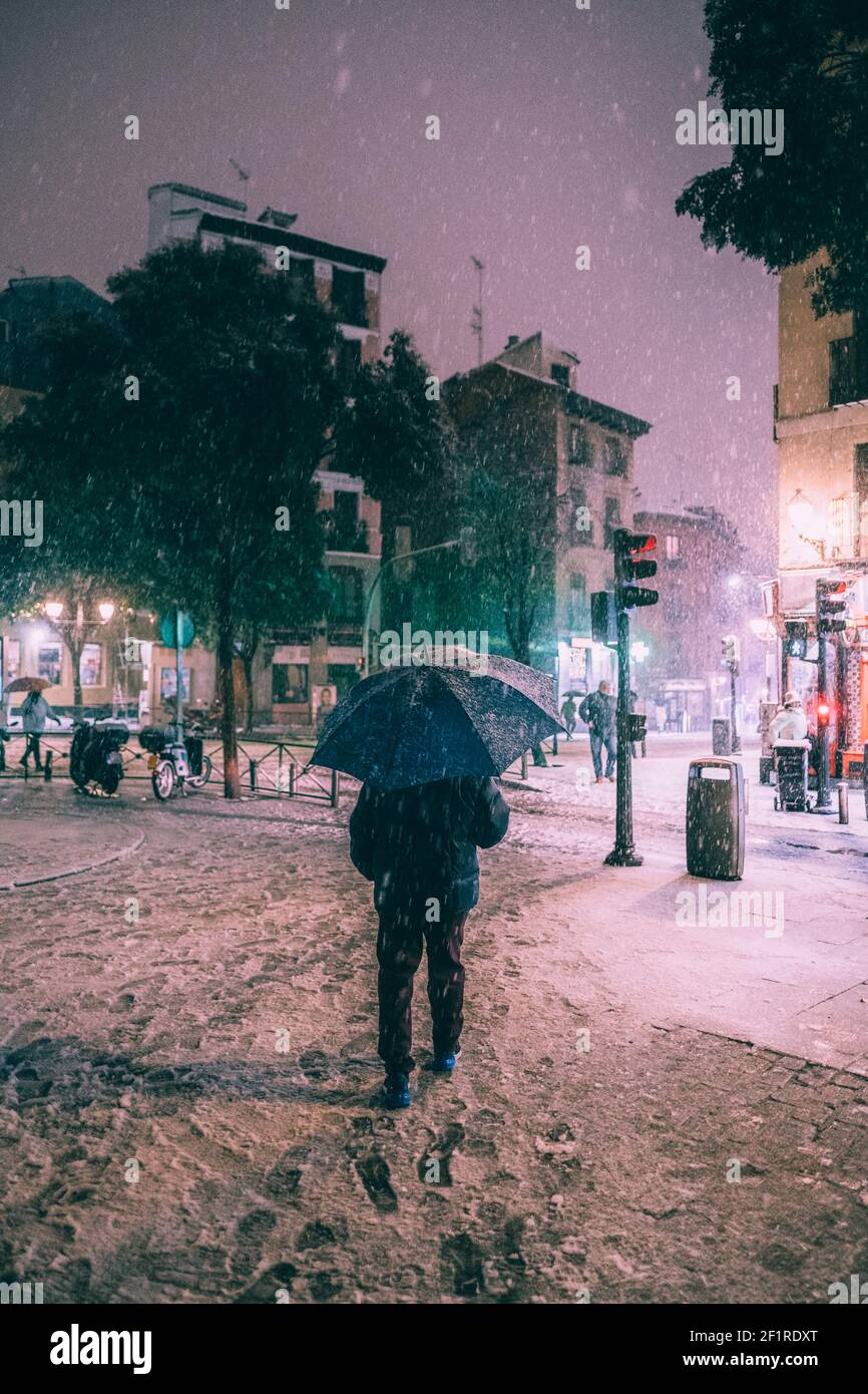Old man crossing the street hi-res stock photography and images - Alamy