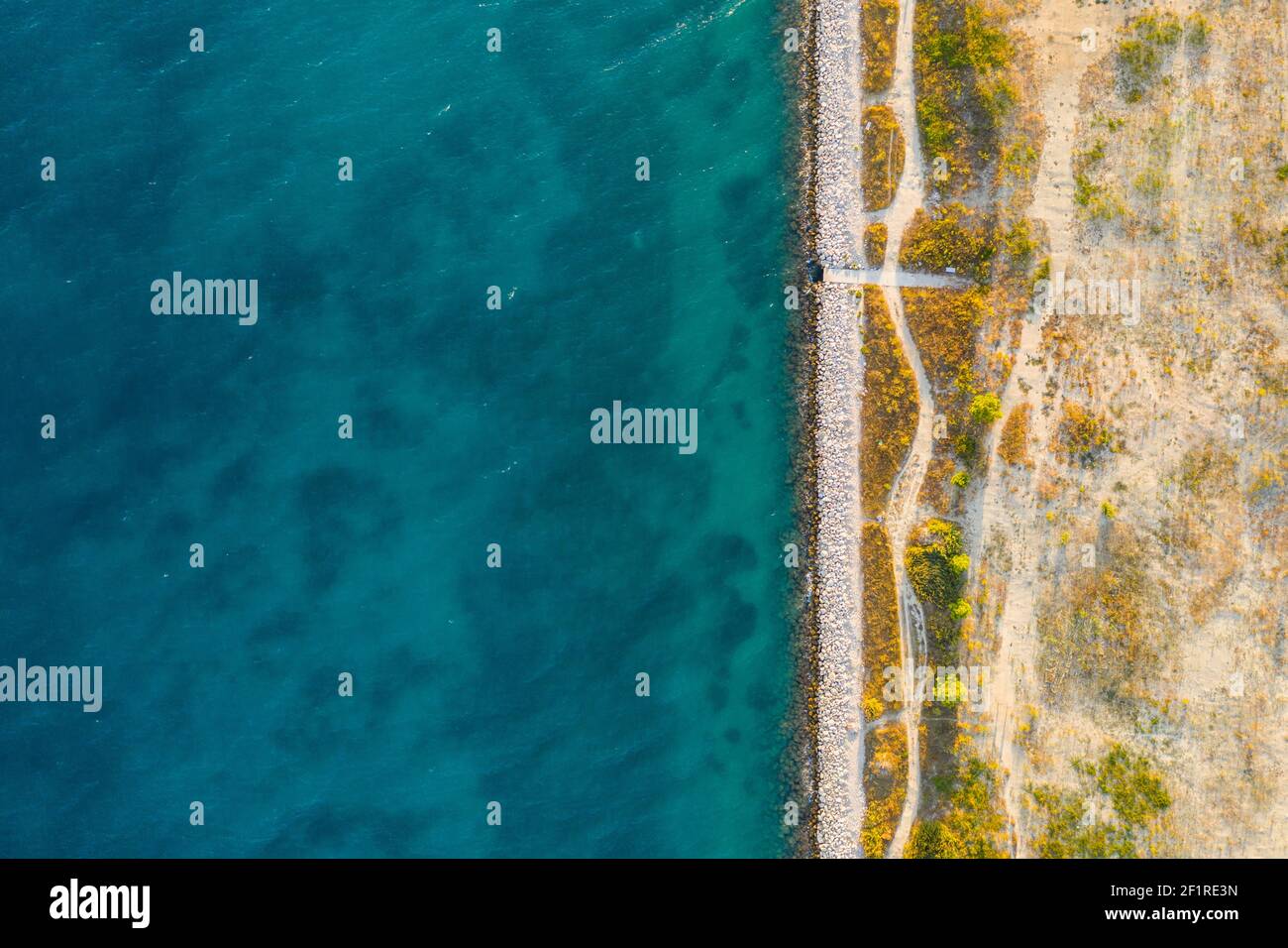 Split wood and grass hi-res stock photography and images - Alamy