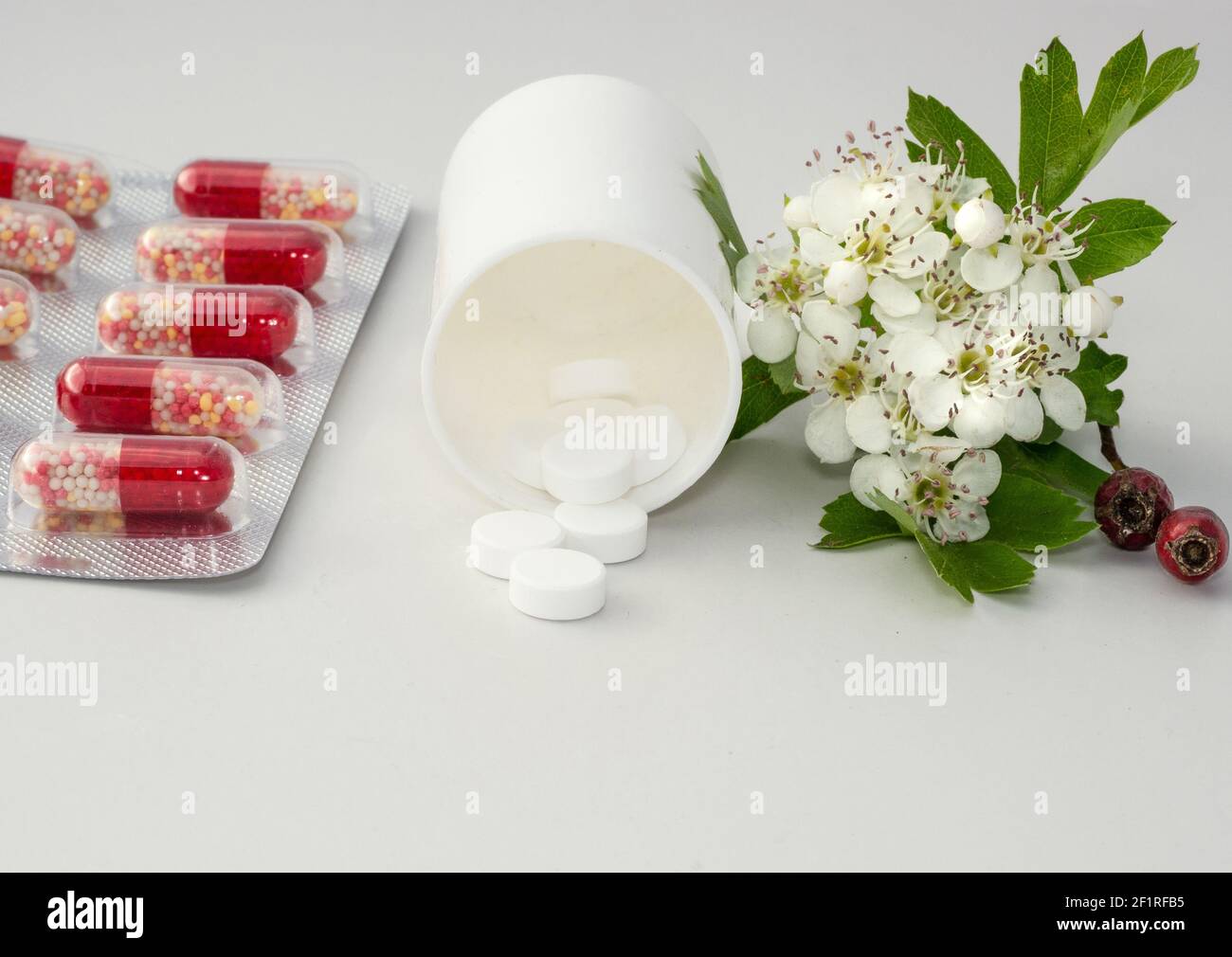 Medicine tablets hi-res stock photography and images - Alamy