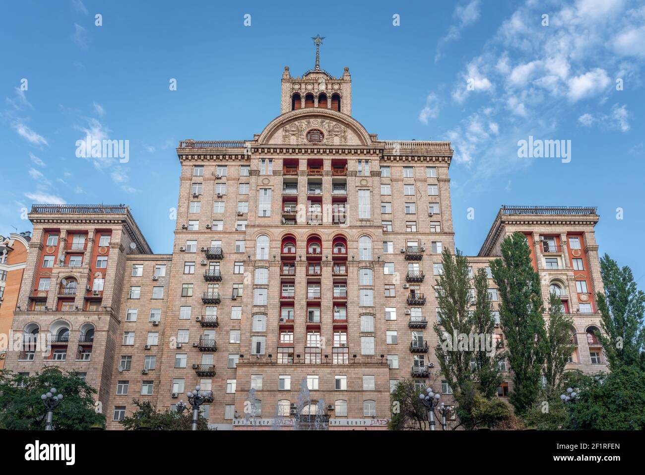 Stalinist style architecture building at Khreshchatyk Street - Kiev ...